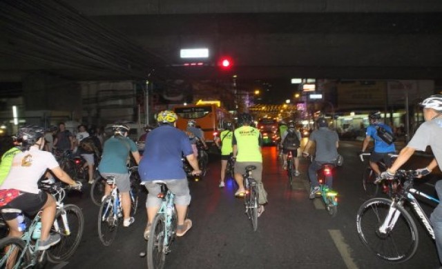 'NIGHT RIDE' ดึกแล้วปั่นไหน