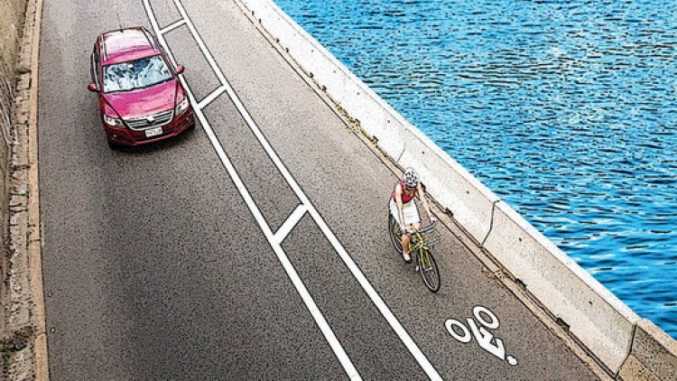 Bike Lane River Side : ทางใคร...ทางมัน