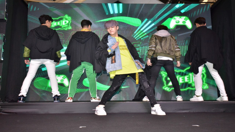 5 หนุ่ม บอยแบนด์น้องใหม่สุดฮอต นั่งแท่นพรีเซ็นเตอร์ ZEED SIM