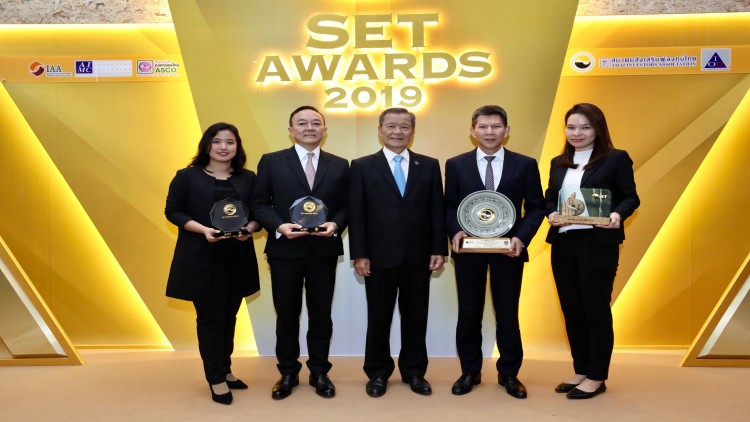 ซีอีโอ KTC และ MOONG คว้า Best CEO Awards 2019
