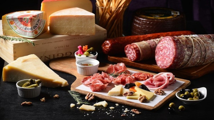 COLD CUTS และ CHEESE: คู่รสชาติที่ลงตัวจาก R BAR