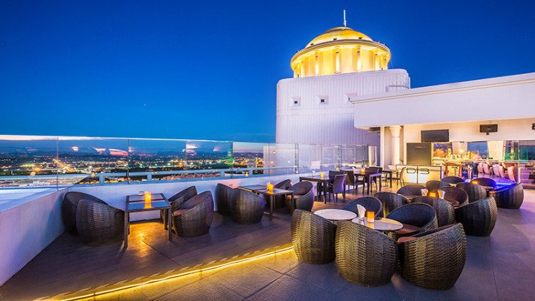 ฉลองเทศกาลคริสต์มาส 2017 - DIB Skybar ชั้น 38