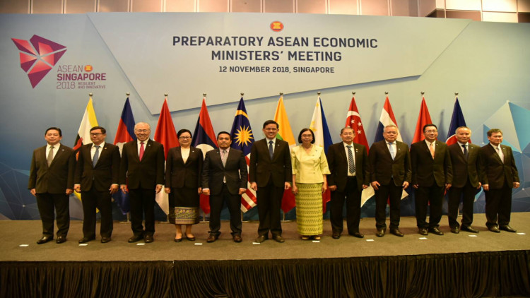 ที่ประชุมคณะมนตรีประชาคมเศรษฐกิจอาเซียน (AEC Council)