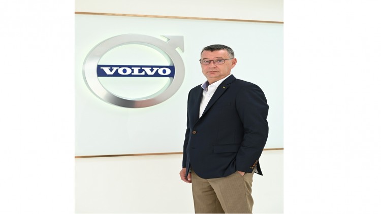 “VOLVO Customer Relations Center (CRC)”
