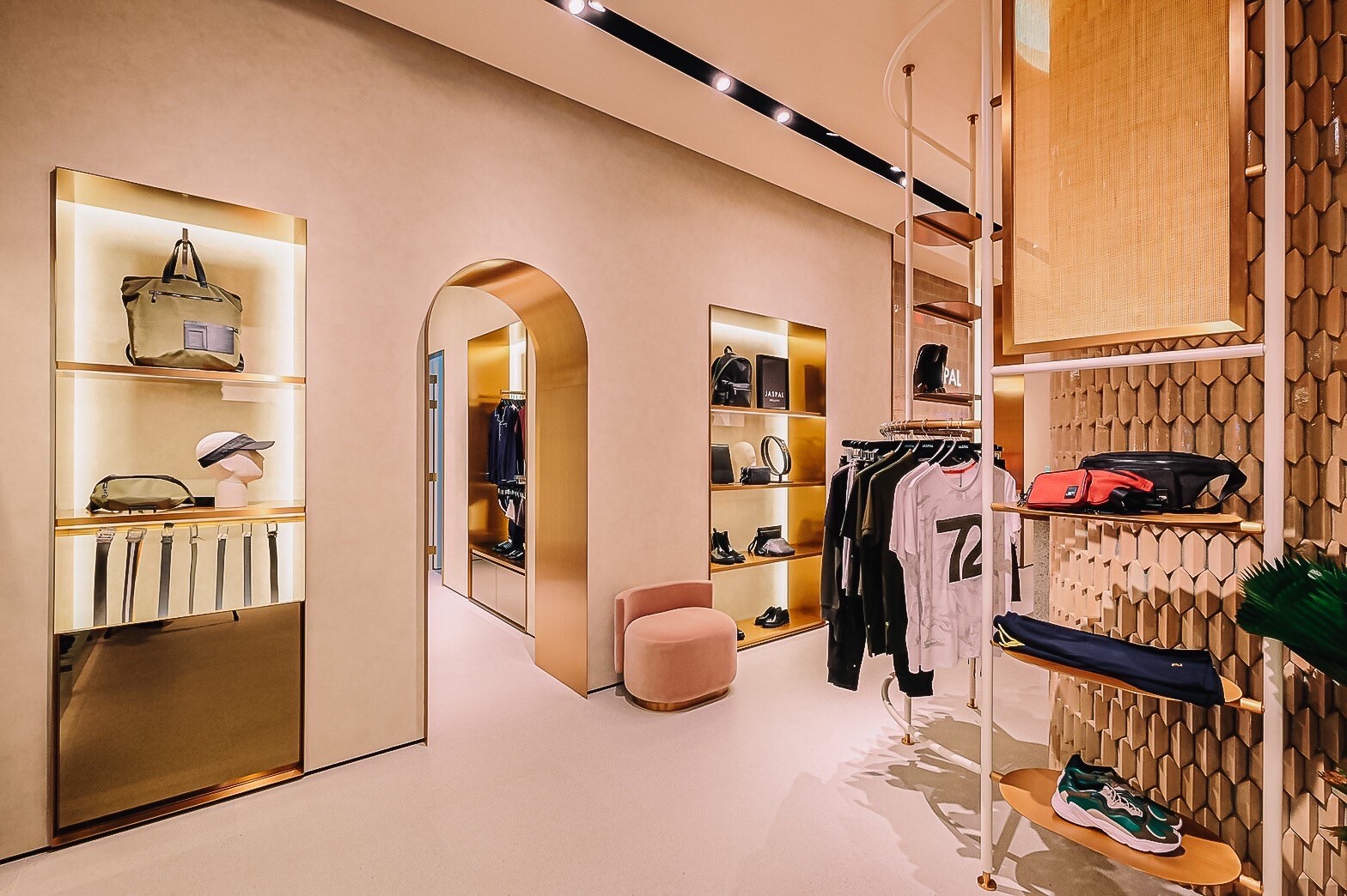 ‘วิเศษ สิงห์สัจจเทศ’ รุ่นสาม Jaspal ผู้ค้นพบพลังของ Brand Collaboration