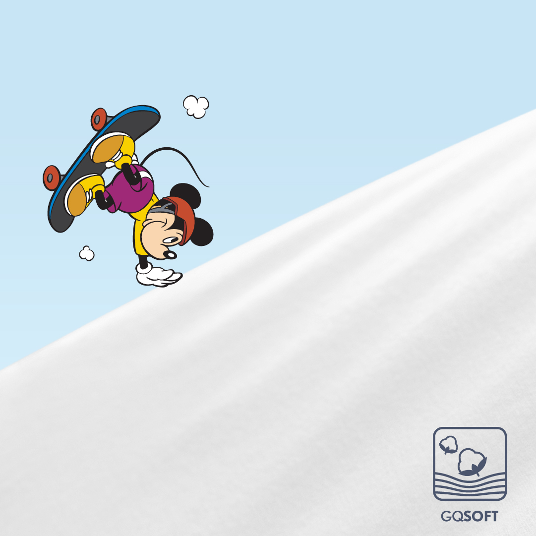 Disney & GQ เมื่อลาย Mickey Mouse มาอยู่บนเสื้อผ้าสะท้อนน้ำ ครั้งแรกของโลก!