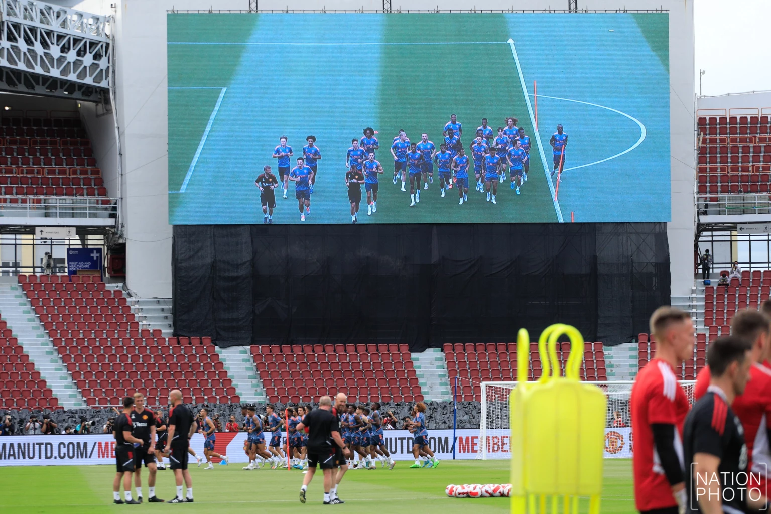 บรรยากาศการซ้อมโชว์ก่อนศึกแดงเดือด “The Match Century Cup 2022”