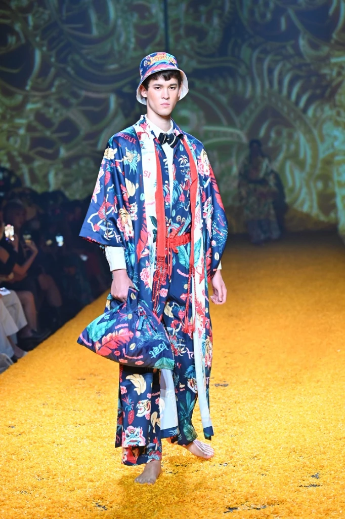 “BIFW2022” รันเวย์ร้อนจาก 15 ดีไซเนอร์ไทย พร้อมชมผ่าน "Metaverse"