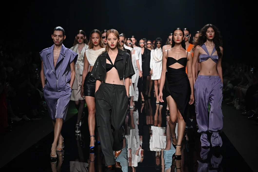 “BIFW2022” รันเวย์ร้อนจาก 15 ดีไซเนอร์ไทย พร้อมชมผ่าน "Metaverse"