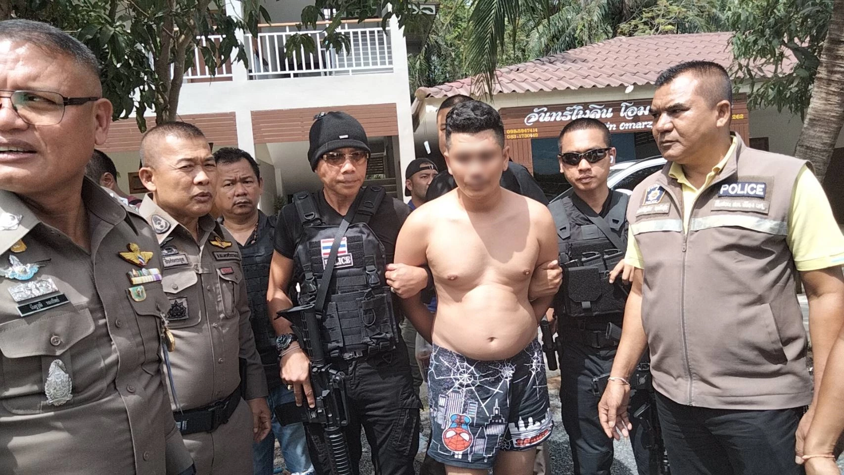 อัปเดต รวบ "แม็ค ทุ่งจีน" ผัวโหดยิงเมีย หลังหนีกบดานรีสอร์ต จ.กระบี่