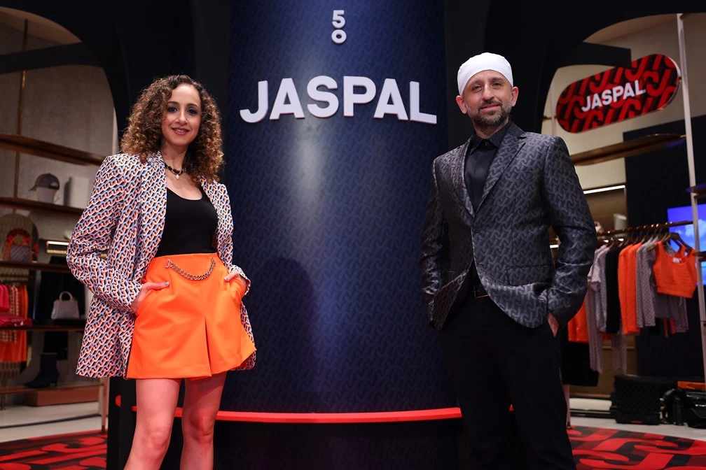 ดาราตบเท้าเดินแบบแฟชั่น Jaspal ฉลองครบรอบ 50 ปี เปิดตัวลายโมโนแกรมครั้งแรก