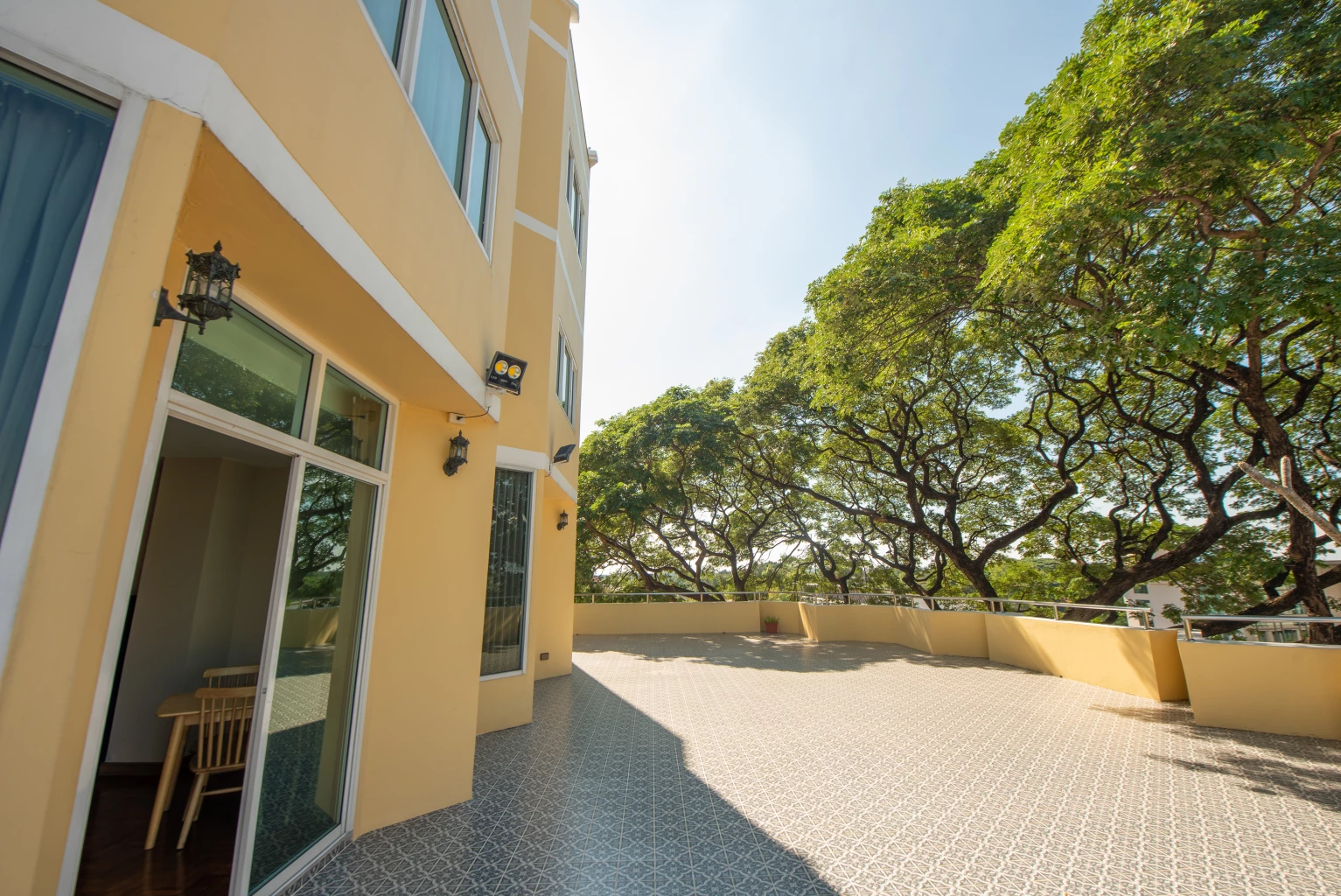 “The Raintree Hotel Chiang Mai” โรงแรมสไตล์อังกฤษที่กลับมาแล้วยังคิดถึง