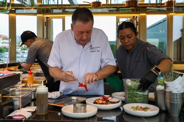 “dinner” โรแมนติก “ริมน้ำเจ้าพระยา” ที่ “เดอะคริสตัลล์กริลล์เฮาส์”