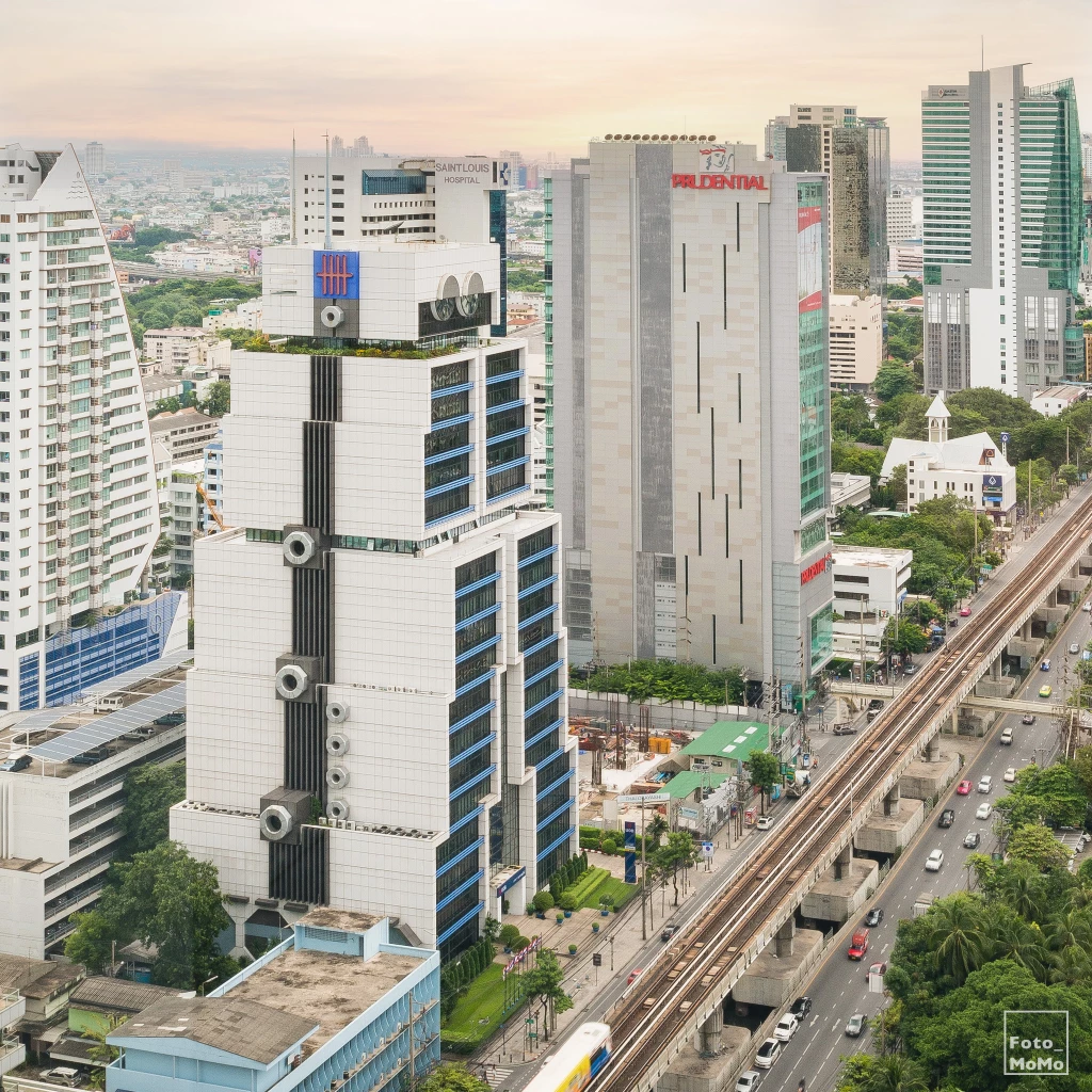 ปิดฉาก 'ตึกหุ่นยนต์' กับวิบากกรรม 'สถาปัตยกรรมโมเดิร์น' ที่มักไม่ได้ไปต่อ!