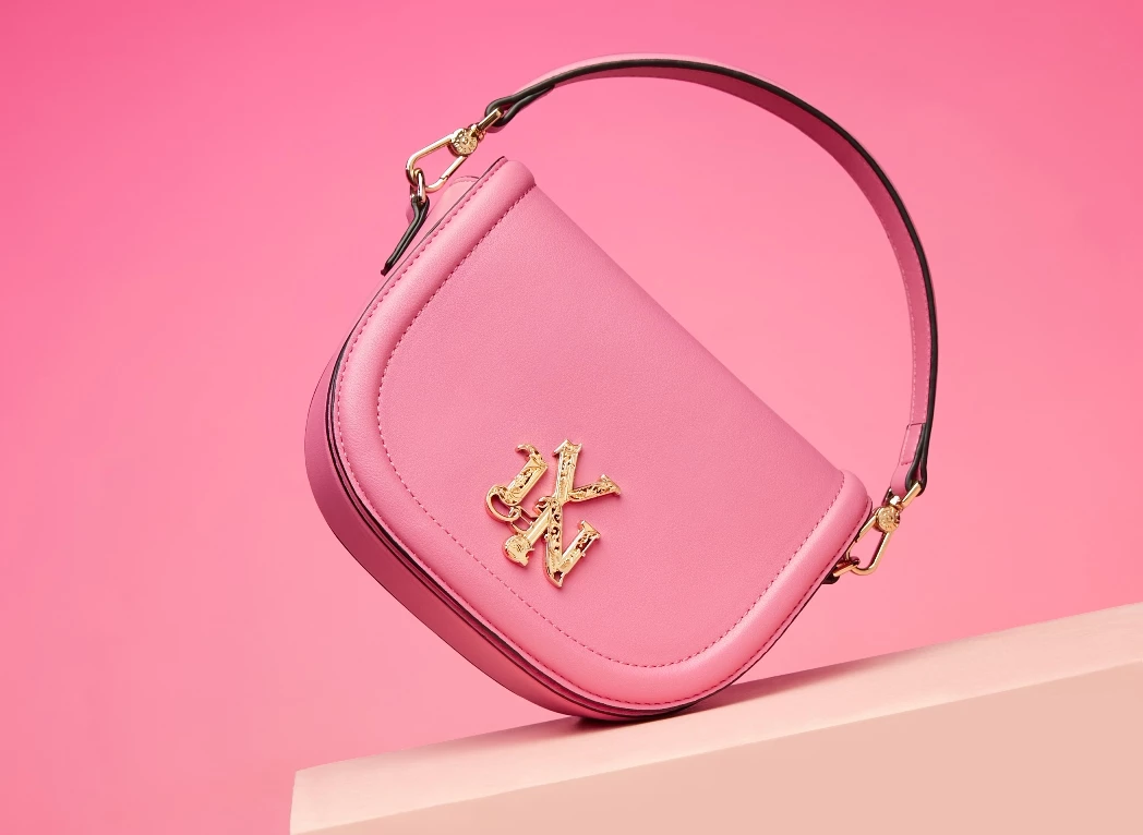 เซ็กซี่ น่าค้นหา 'เจนี่ อัลภาชน์ ณ ป้อมเพชร' เพื่อ LYN คอลเลคชั่น Fall 2023