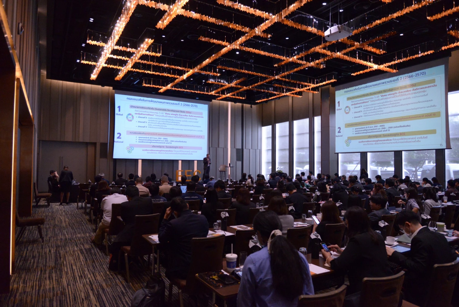 ‘EEC’ รีวิวแผน 5 ปี 66-70 ดันกม.ลูก 44 ฉบับ หนุนลงทุน 2.2 ล้านล้าน