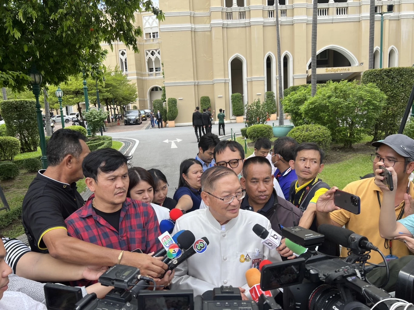 นายกฯแบ่งงานดึง ‘การลงทุน’ ‘ภูมิธรรม’ ดู 'EEC' ‘ปานปรีย์’ ดู 'BOI'