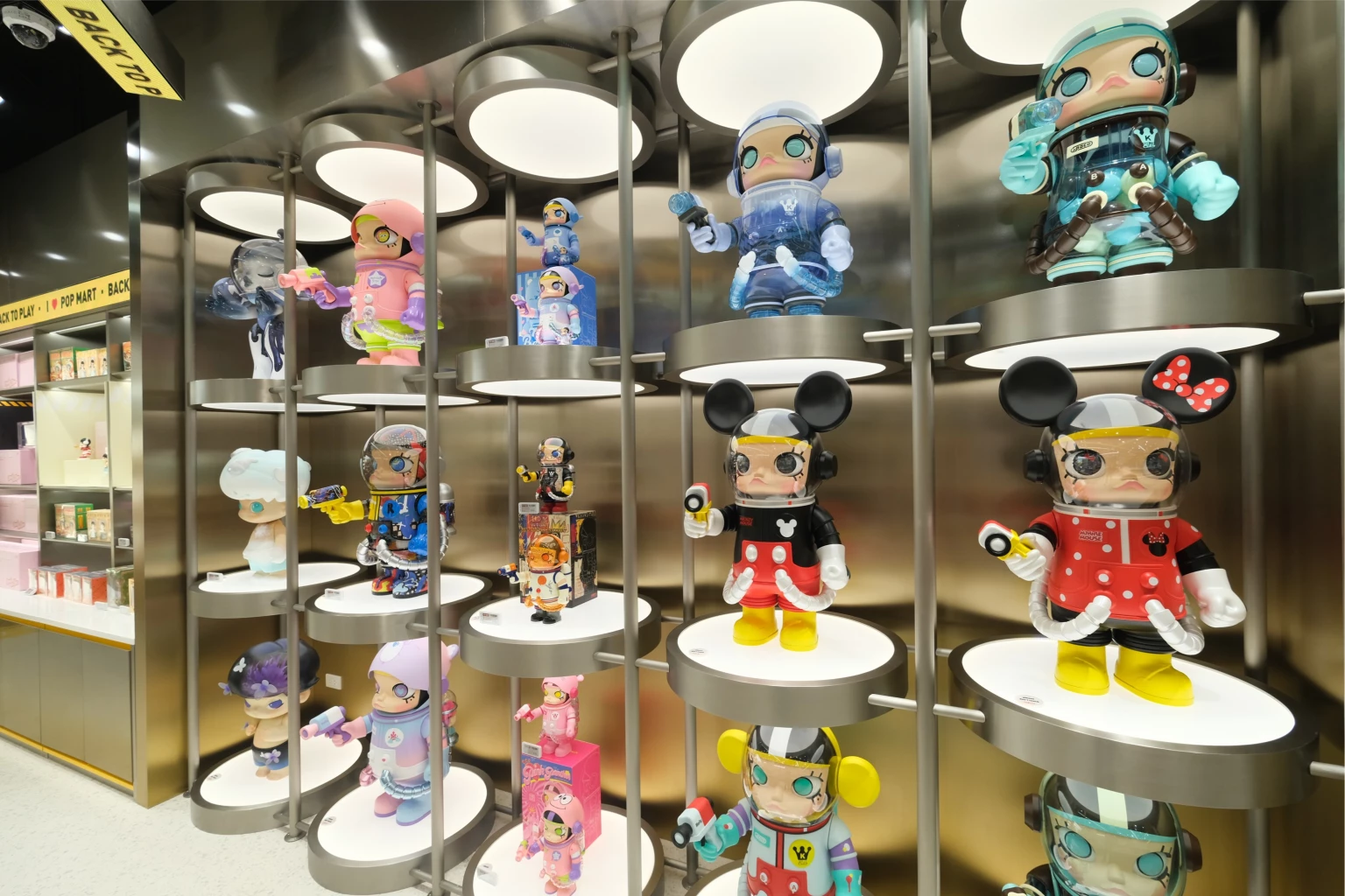 'Pop Mart' อาร์ตทอยหมื่นล้าน ผ่ากลยุทธ์พลิกธุรกิจให้ติดกระแสแรงไม่หยุด