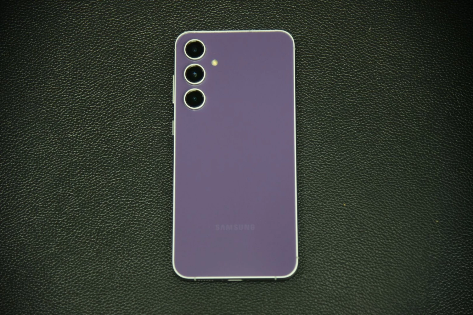 รีวิว ‘Galaxy S23 FE’ vs ‘Galaxy S23 Ultra’ ใกล้เรือธงแต่ราคาลงครึ่งเดียว