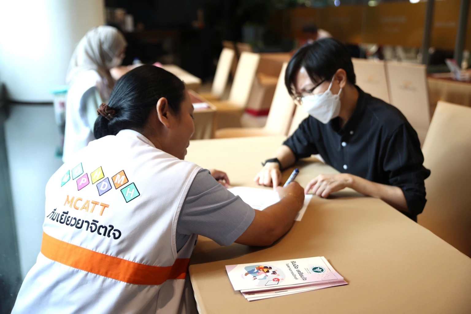 เปิด ‘ศูนย์ดูแลเยียวยาจิตใจ’ (MCATT) @ สยามพารากอน เช็กสภาพจิตใจเหตุกราดยิง