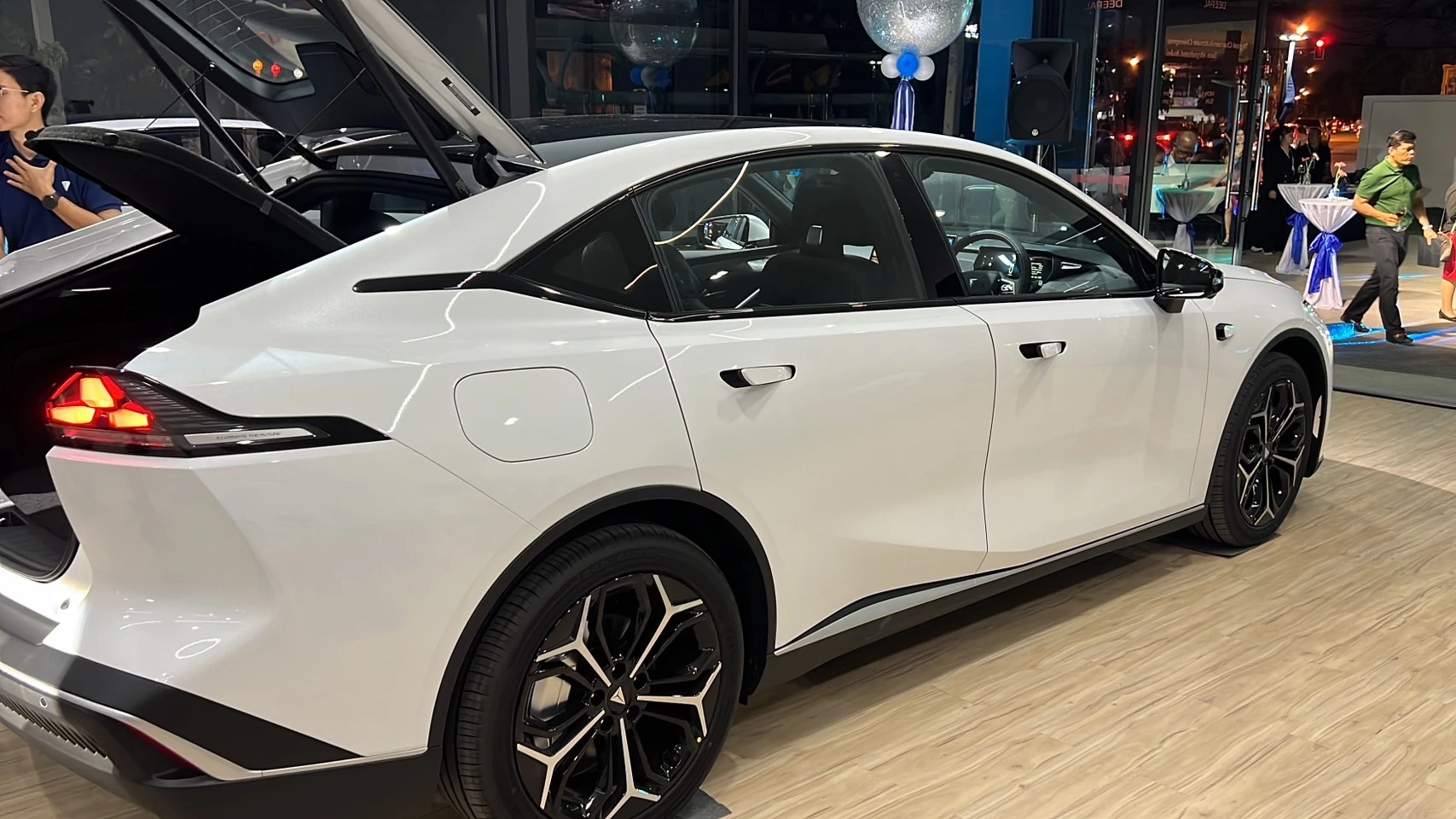 Deepal เปิดตัว รถยนต์ไฟฟ้า 2 รุ่นใหม่ สไตล์สปอร์ต ทุ่ม 40 ล้าน ปักหมุด ...