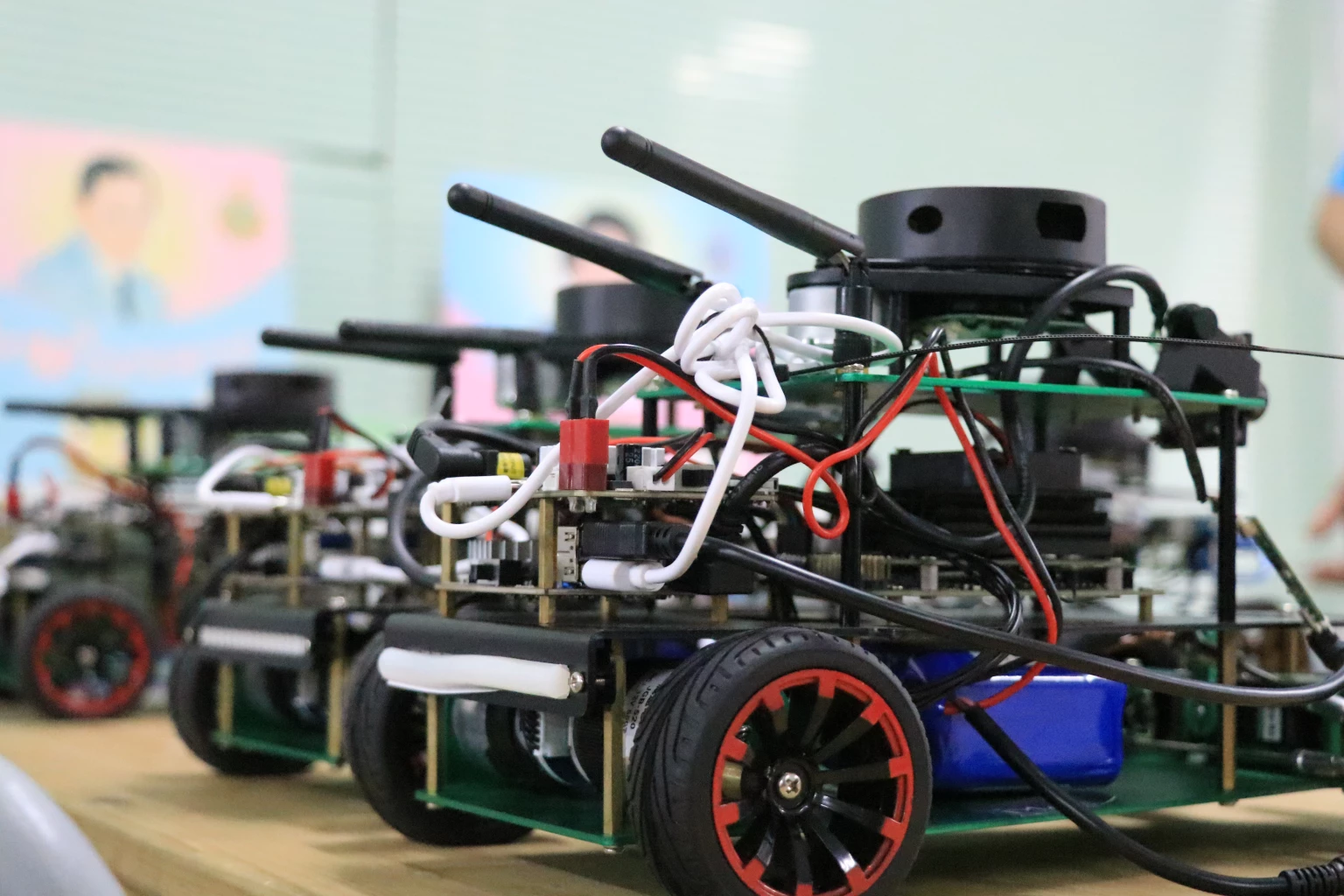 สจล. ร่วมจุดระบบปฎิบัติการหุ่นยนต์...เปิดห้องเมเกอร์ (Maker Lab Phuket)