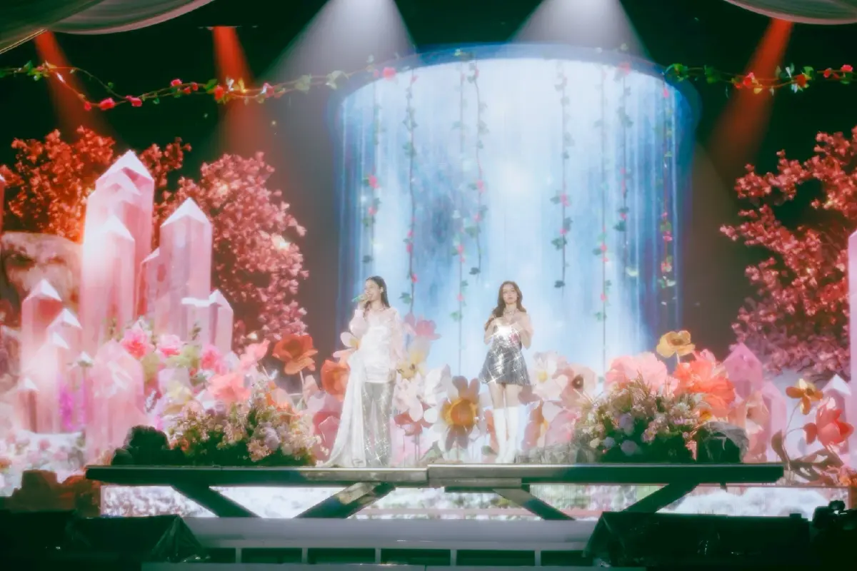 'BLUSH BLOSSOM FAN FEST' 10 สาว 'GMMTV' เสิร์ฟโชว์ 2 วัน ติดเทรนด์โลกอันดับ 1