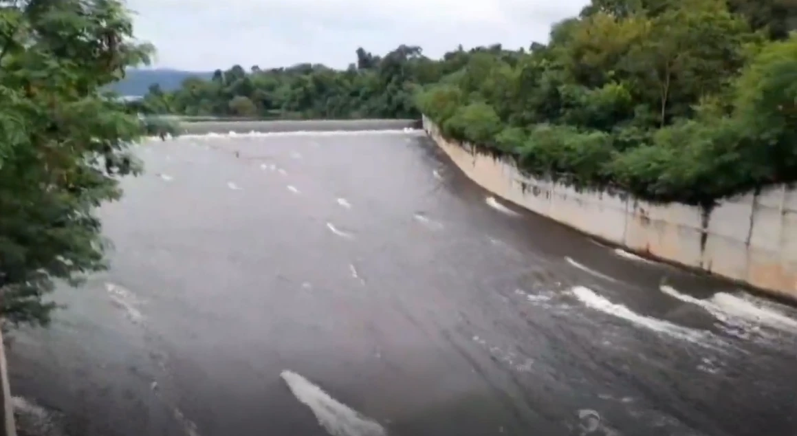 "อ่างลำปลายมาศ" โคราช ล้นสปิลเวย์แล้ว คาด "อ่างมูลบน" จ่อล้นวันนี้