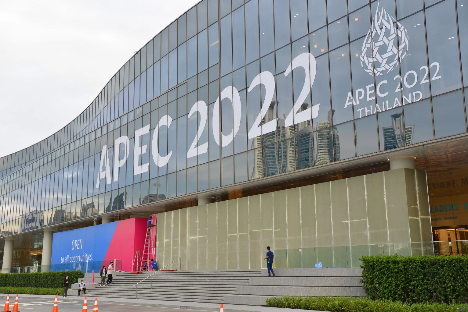 ส่วนหนึ่งของเบื้องหลังความสำเร็จ #APEC2022 ที่ประกอบสร้างจากเหล่าคนตัวเล็ก