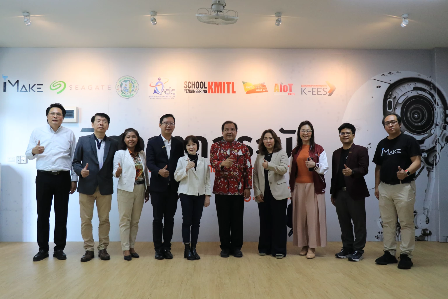 สจล. ร่วมจุดระบบปฎิบัติการหุ่นยนต์...เปิดห้องเมเกอร์ (Maker Lab Phuket)