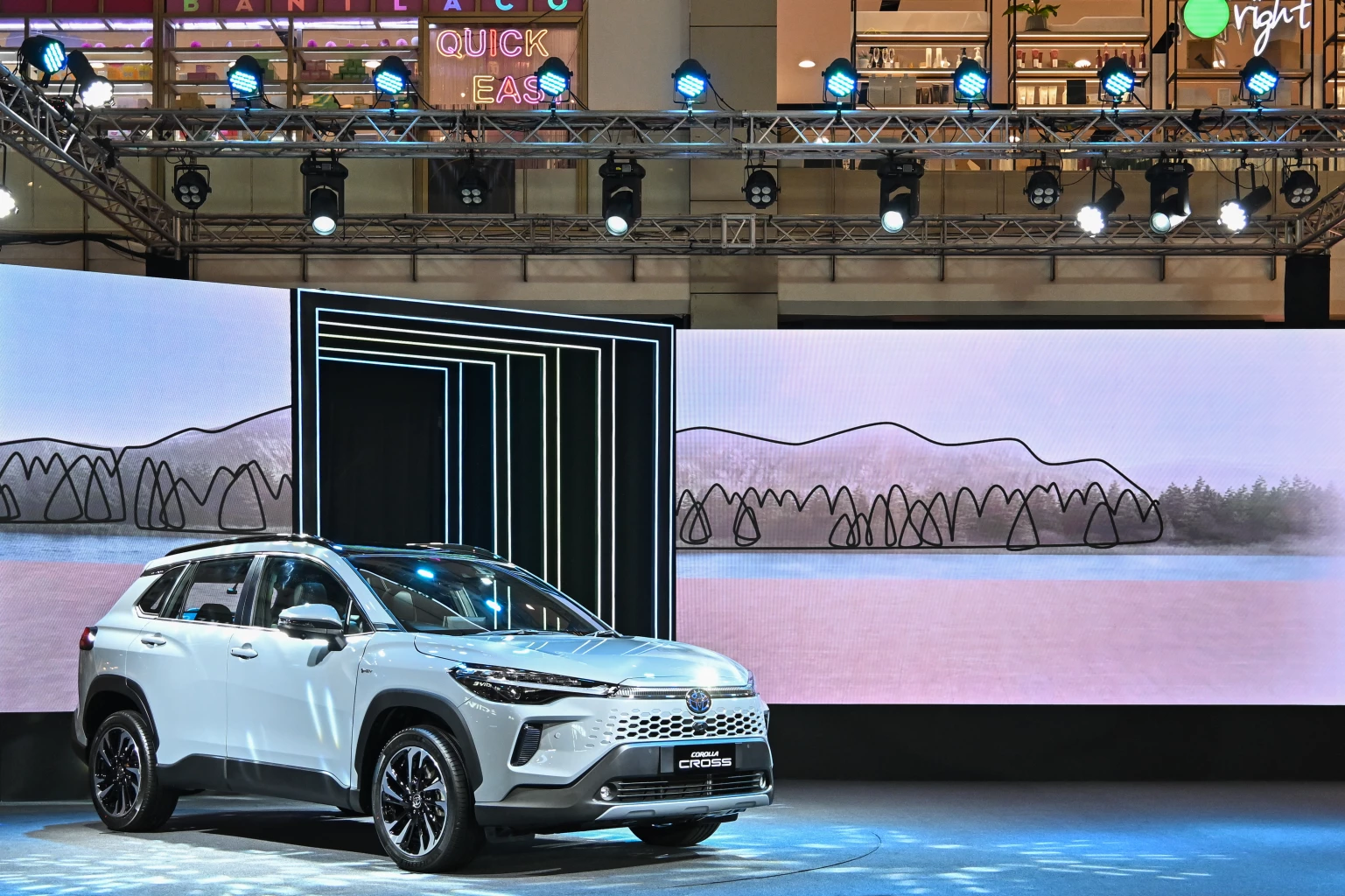 โตโยต้า Corolla Cross ปรับโฉม เพิ่มออปชั่น ราคาเดิม