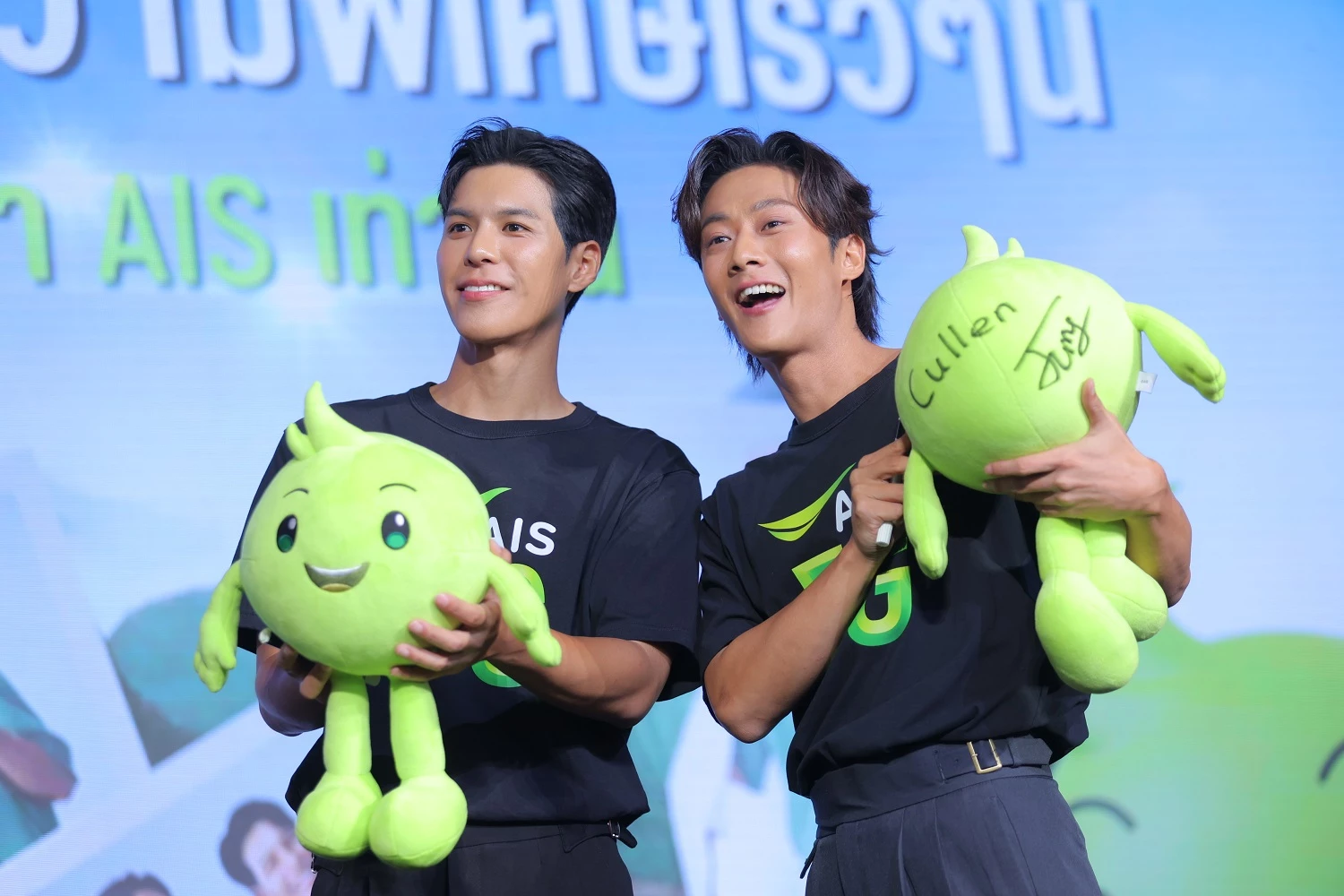 ‘AIS’ ทำถึง ดึง ‘พี่จอง – คัลแลน’ นั่งแบรนด์แอมบาสเดอร์คนล่าสุด