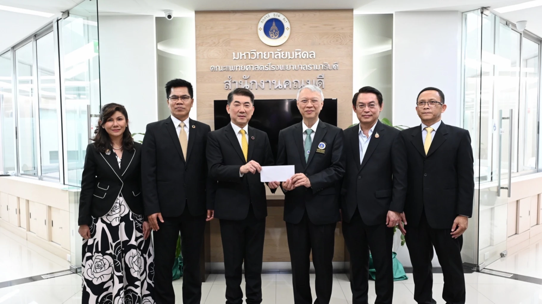 CP - CPF ส่งต่อพลังแห่งการให้ มอบเงิน 10.5 ล้านบาท ฟื้นฟูอาคาร รพ.รามาธิบดี