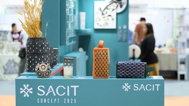 สศท. โชว์ "SACIT Concept 2025": ดันงานศิลปหัตถกรรมไทยครบวงจร